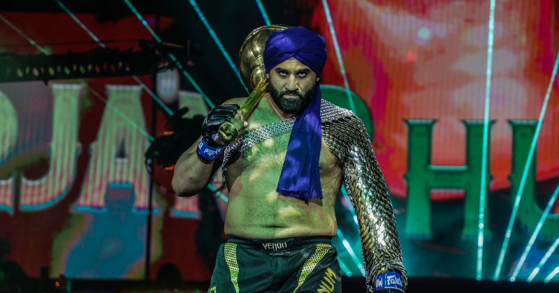 MMA वर्ल्ड चैंपियन Arjan Bhullar बढ़ा रहे अपनी संस्कृति का मान, रिंग ...