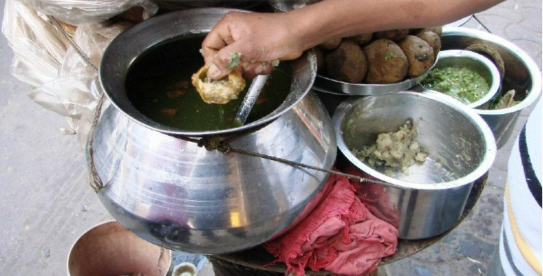 This Panipuri Vendor Has Come Up With A Solution To The Problem Of ...