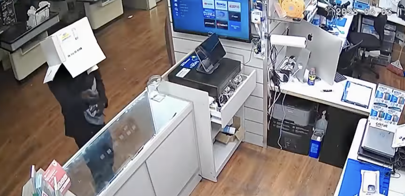 Box-wearing Thief Arrested While Getting Clear View Of Loot