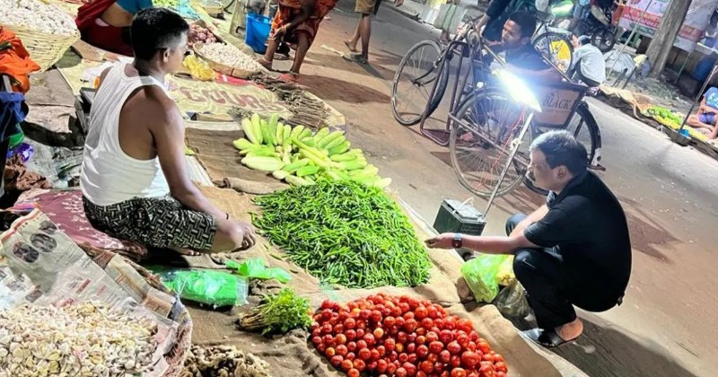 IAS की सादगी ने जीता लोगों का दिल! बिहार के ताकतवर अधिकारी सड़क पर ...