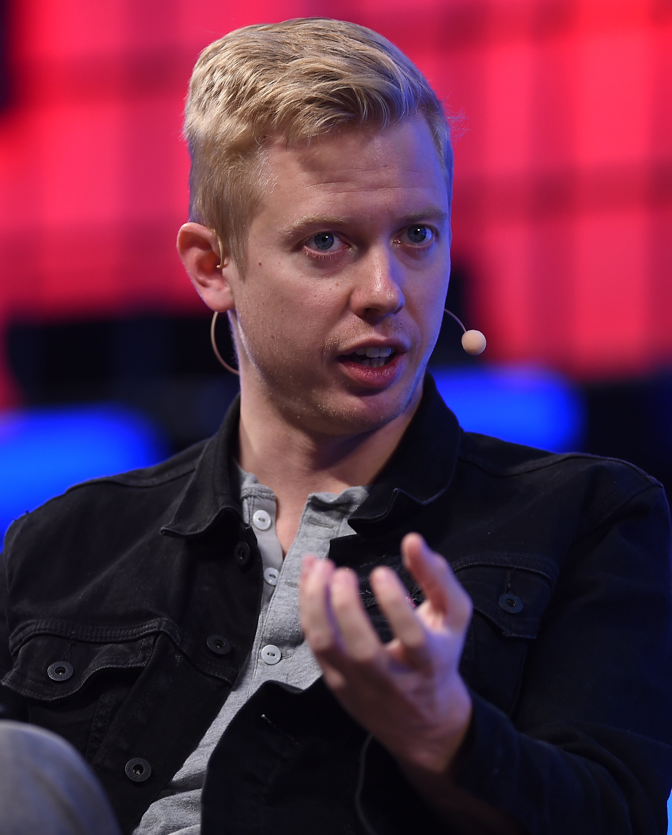 Reddit CEO Urges Employees To Avoid Wearing Company Swag Amid Protests