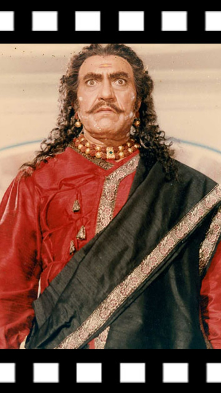 Mogambo से लेकर Mola Ram तक, आइकॉनिक हैं Amrish Puri के 8 Dangerous Look