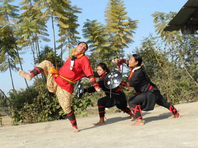 Manipur's Thang-Ta: This Martial Art Form Uses Swords & Spears But Has Soft, Rhythmical Movements