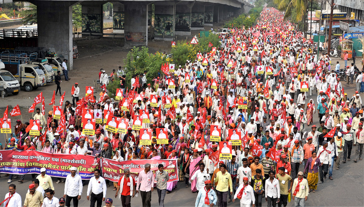 Over 10,000 Farmers And Tribals From Maharashtra Are On A Long March ...