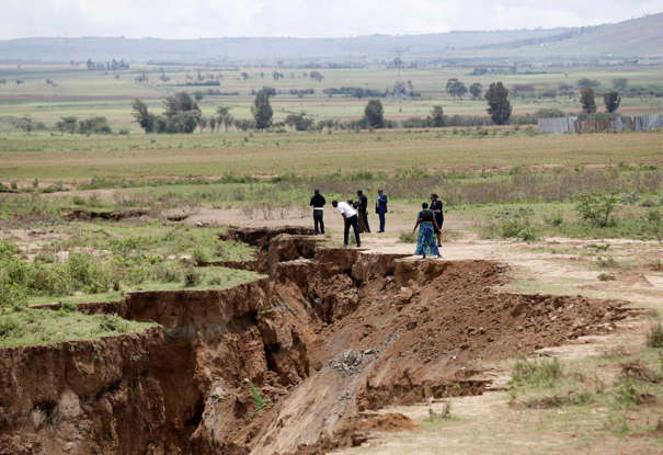 How Africa's Splitting Plates Could Create a New Ocean?