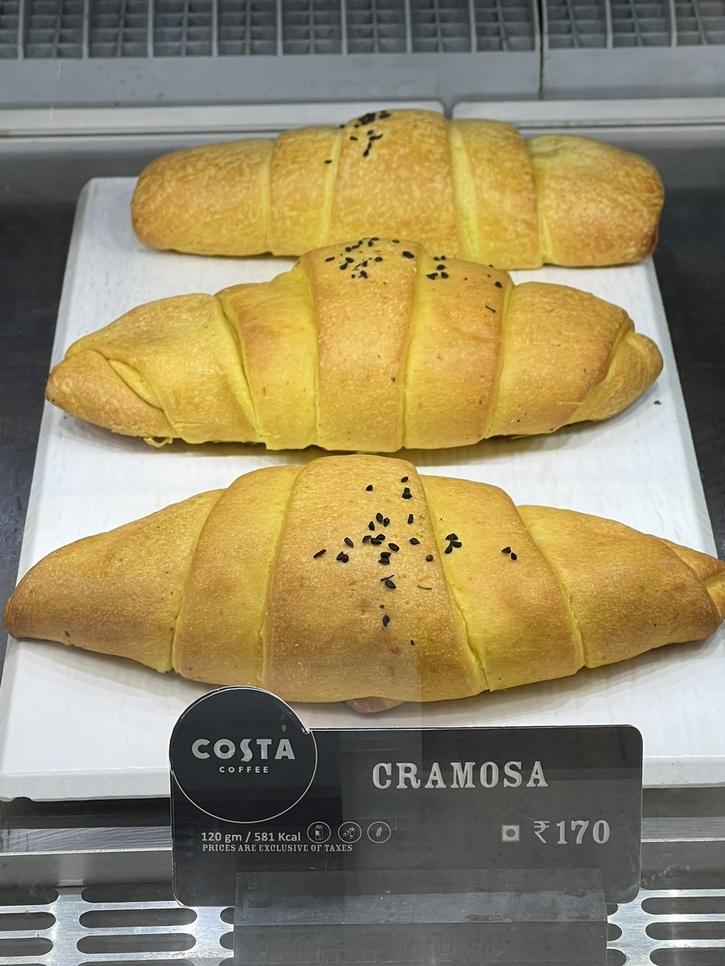 Internet Reacts To Weird Combo Of Croissant + Samosa = Cramosa