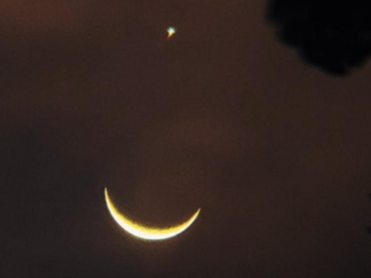 Rare Moon And Venus Conjunction Brightens Up The Night Sky