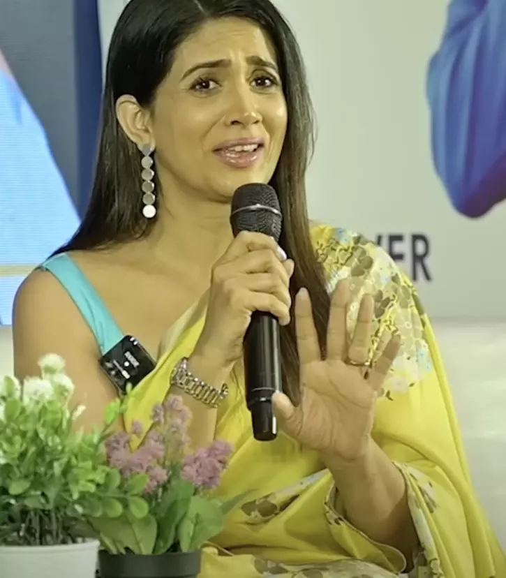 Actress Sonali Kulkarni Gets Brutally Slammed For Women Are Lazy Comment