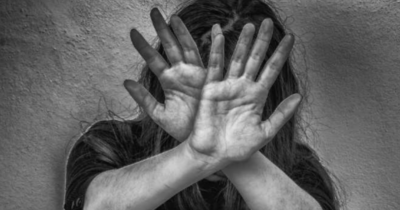 Man Suspects Wife Of Having An Affair Throws Acid At Her