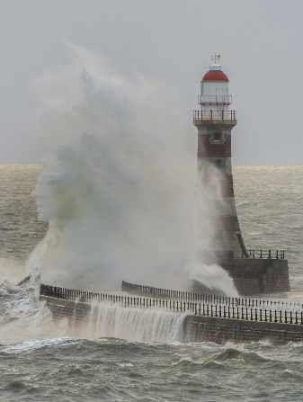 Viral Image: Photographer Captures Face In Waves At Roker Pier, UK