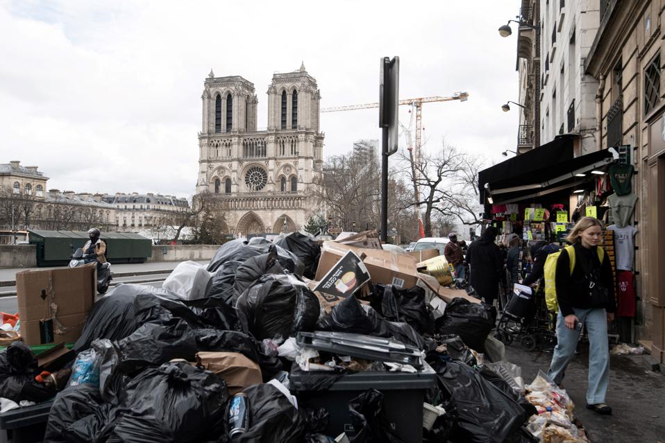 Paris Is Not So Romantic As Tons Of Garbage Pile Up In The Streets Amid ...