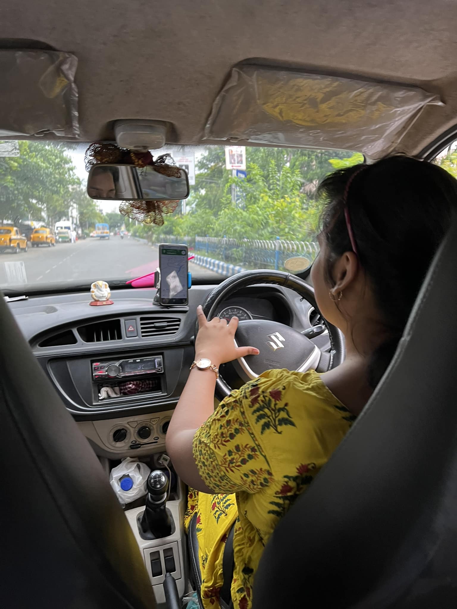 Kolkata Man Meets Female Uber Driver