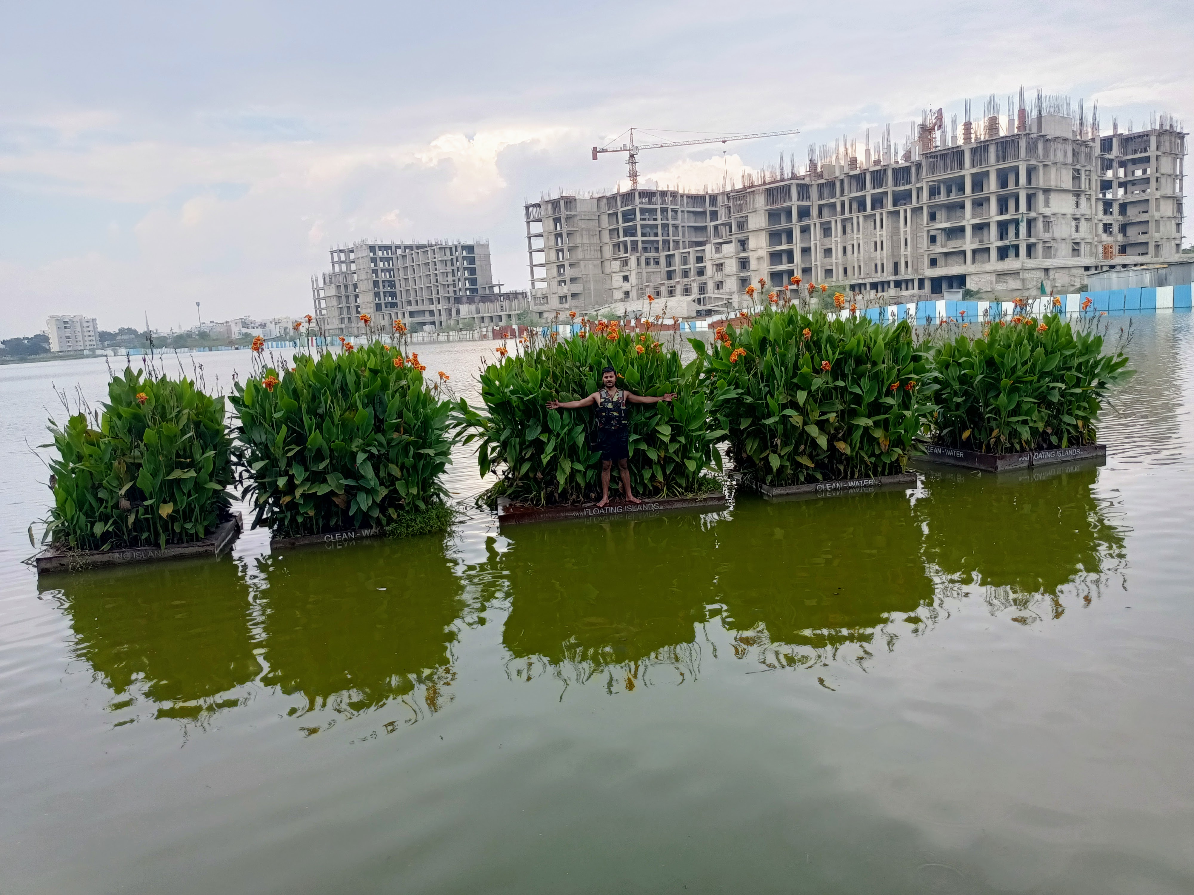 This IIT Bombay Alumnus Is Using Unique Floating Islands To Keep Water ...