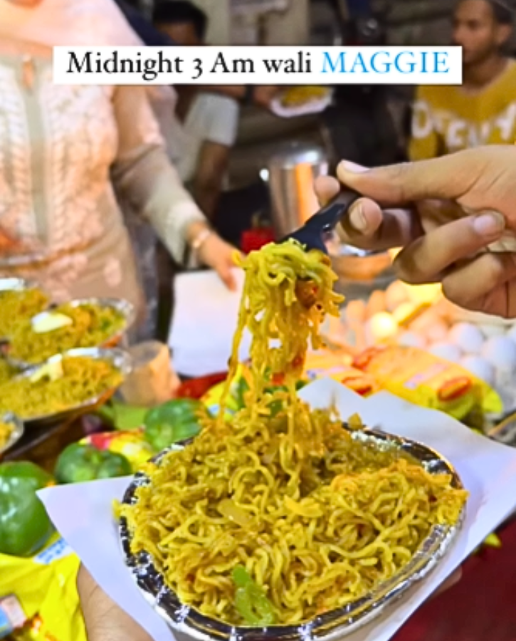 Lucknow: Woman Sells Maggi At Her Stall After Midnight