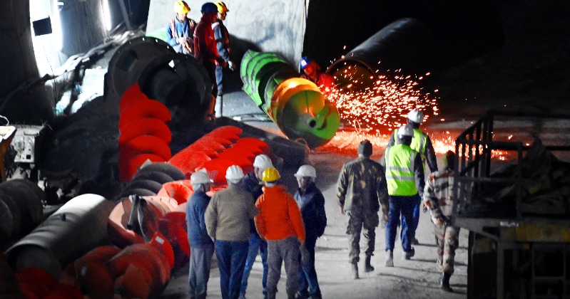Uttarkashi Tunnel Rescue: Auger Machine 'Busted', Other Options Being ...