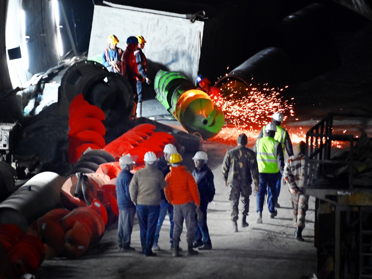 Uttarkashi Tunnel Rescue: Auger Machine 'Busted', Other Options Being ...