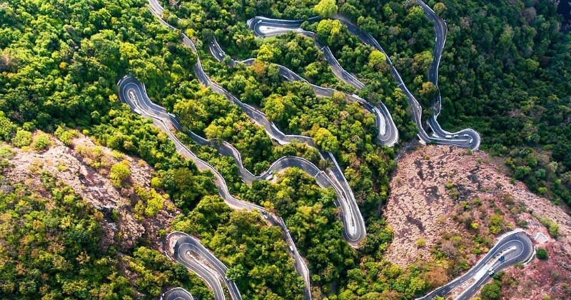 Would You Take A Road Trip In Valparai, Across 40 Hairpin Bends?