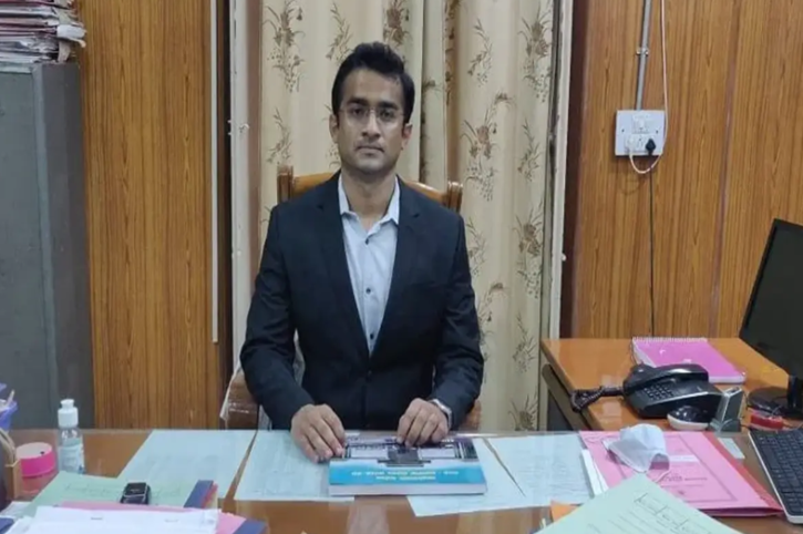 Success Story of IAS Rahul Sankanur : MNC जॉब छोड़ की UPSC की तैयारी ...