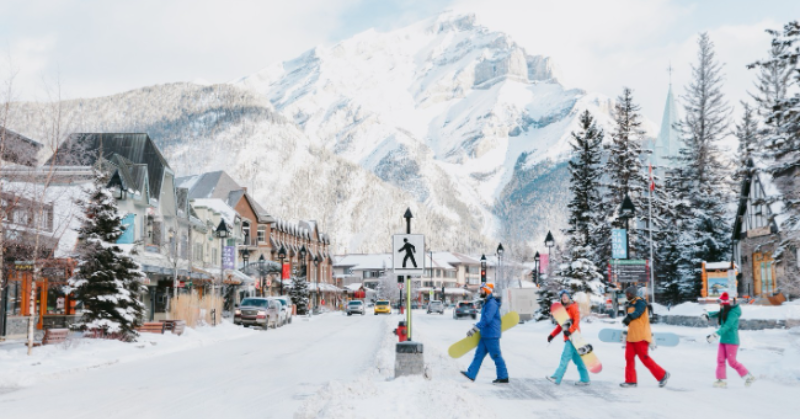 This Small Canadian Town Feels Like It's From A Christmas Movie And We ...