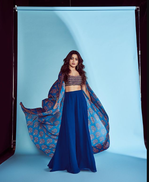 Diwali Party में दिखना है Stylish तो इन Bollywood Celebs से ले सकते हैं ...