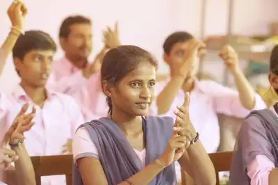 Enabling STEM Education For Deaf Students: Scientists To Train Sign ...