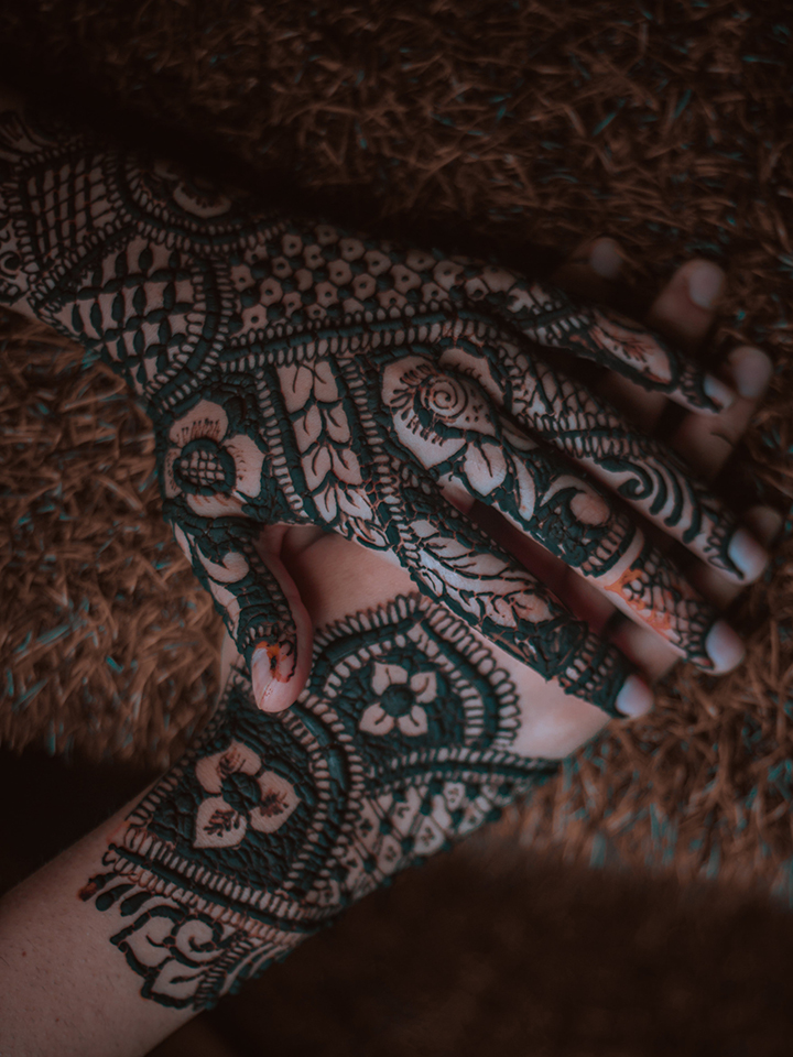 40+ Happy Karwa Chauth 2023 Images, GIFs And Trending Mehndi Design Ideas