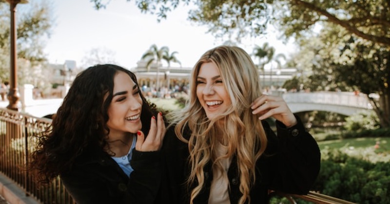 9 Signs You Are Overdoing 'People-Pleasing'