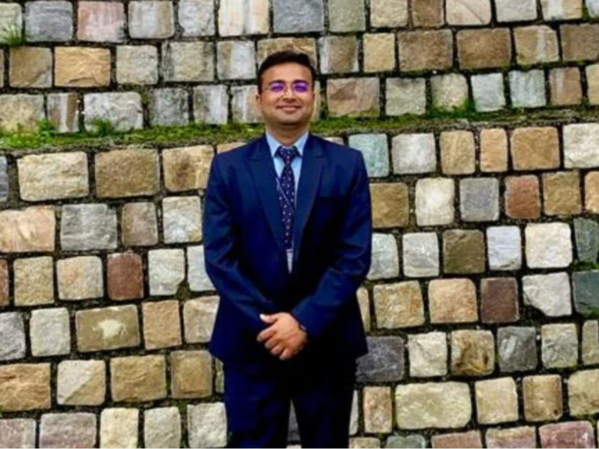 IFS Pawan Gupta Success Story: वो इंजीनियर जिसने 5 बार फ़ेल होने के बाद ...