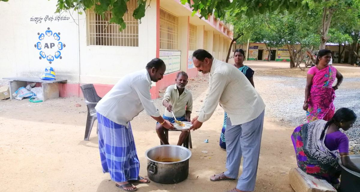 Schools In Bommanahal Dish Out Mid-Day Meals Without Cooking Sheds ...
