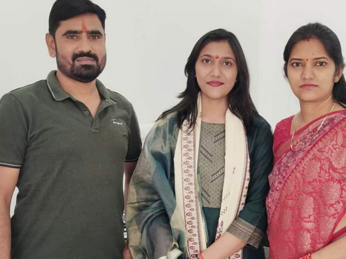 बेहतर शिक्षा के लिए पिता ने छोड़ा घर, अब बेटी बनी गांव की पहली डॉक्टर ...