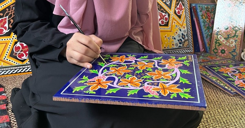 Kashmiri Paper Mache Version 2 Inspires Youth, Brings Income To Artists