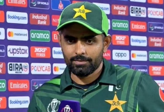 PAK vs AFG: अफगानिस्तान से हार के बाद पाकिस्तान के फ़ैन्स ने बाबर आज़म ... PAK vs AFG: अफगानिस्तान से हार के बाद पाकिस्तान के फ़ैन्स ने बाबर आज़म ...