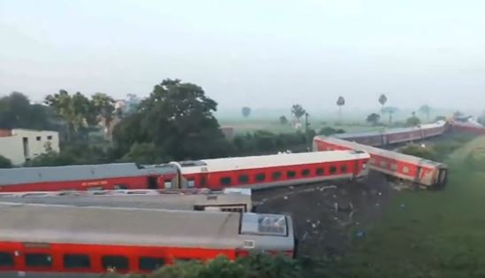 North East Express Train Accident In Bihar: 4 dead, 10 Trains Diverted ...