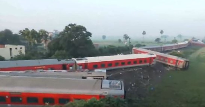 North East Express Train Accident In Bihar: 4 dead, 10 Trains Diverted ...