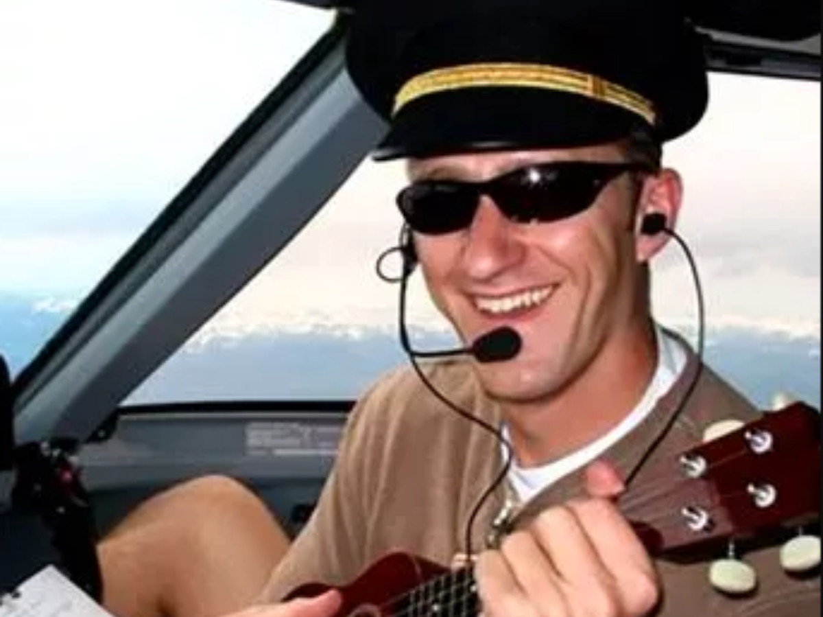 Off-Duty Pilot Who Tried To Shut Off Engines Mid-Flight Had A 'Mental ...