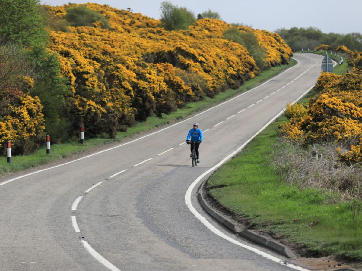 After Her Three Children Died, 85-Year-Old Cycles 1,600 Km Around Scotland