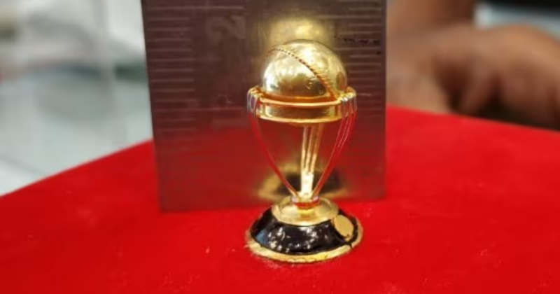 जौहरी ने बनाई 2023 Cricket World Cup के लिए 1 इंच की ट्रॉफी