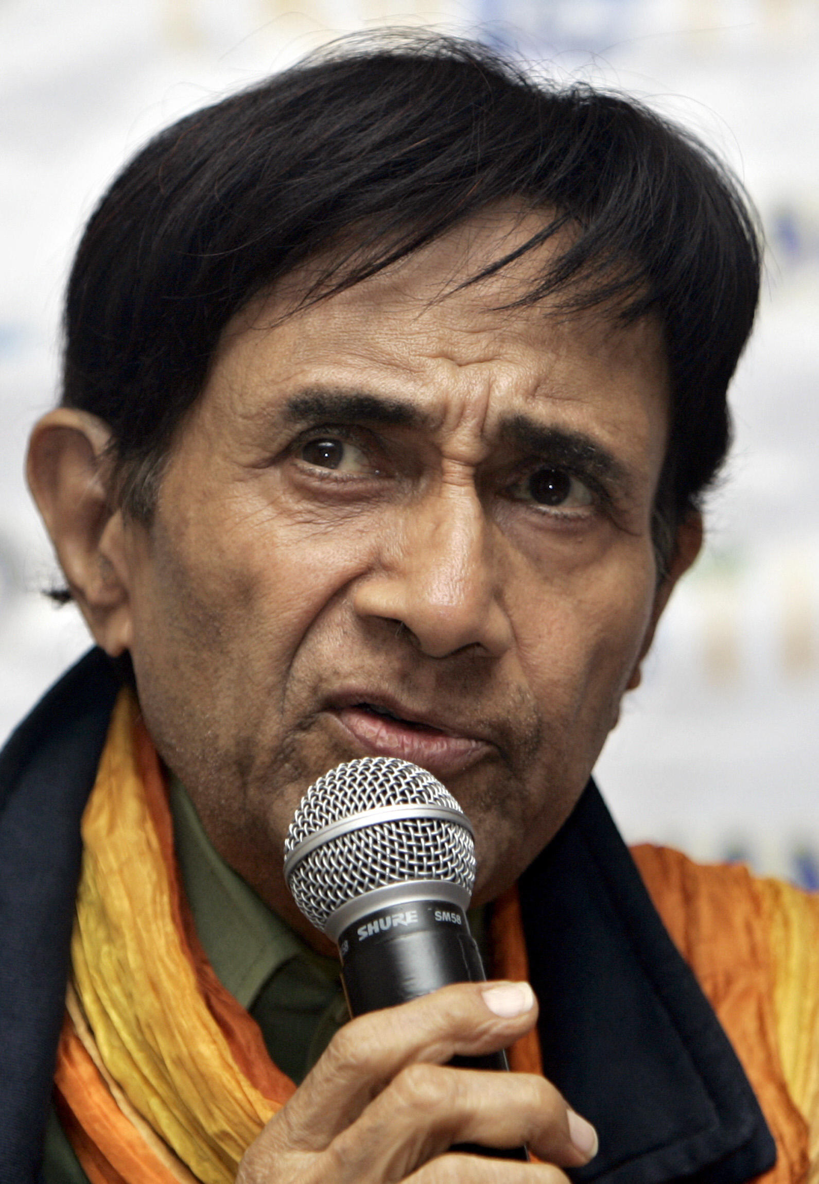 No, Dev Anand's 400-Cr Juhu Bungalow Won't Be Demolished And Converted ...