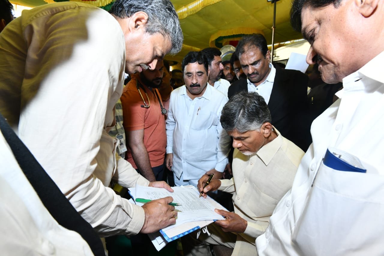 In A Midnight Crackdown, Former Andhra CM Chandrababu Naidu Arrested In Corruption Case