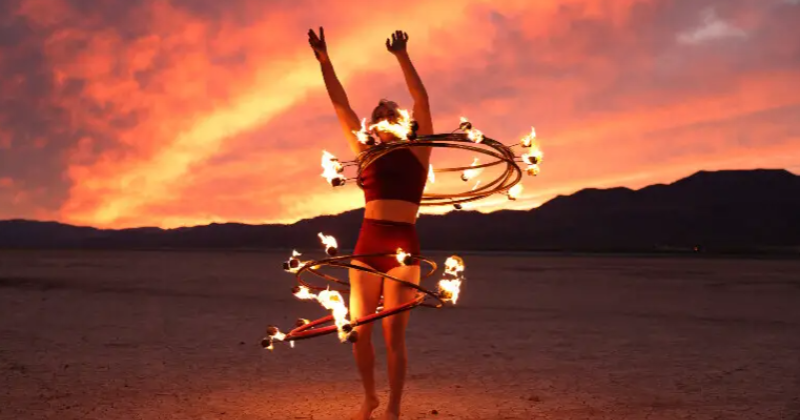 Broke The World Record: With Eight Flaming Hula Hoops Are Used By This ...