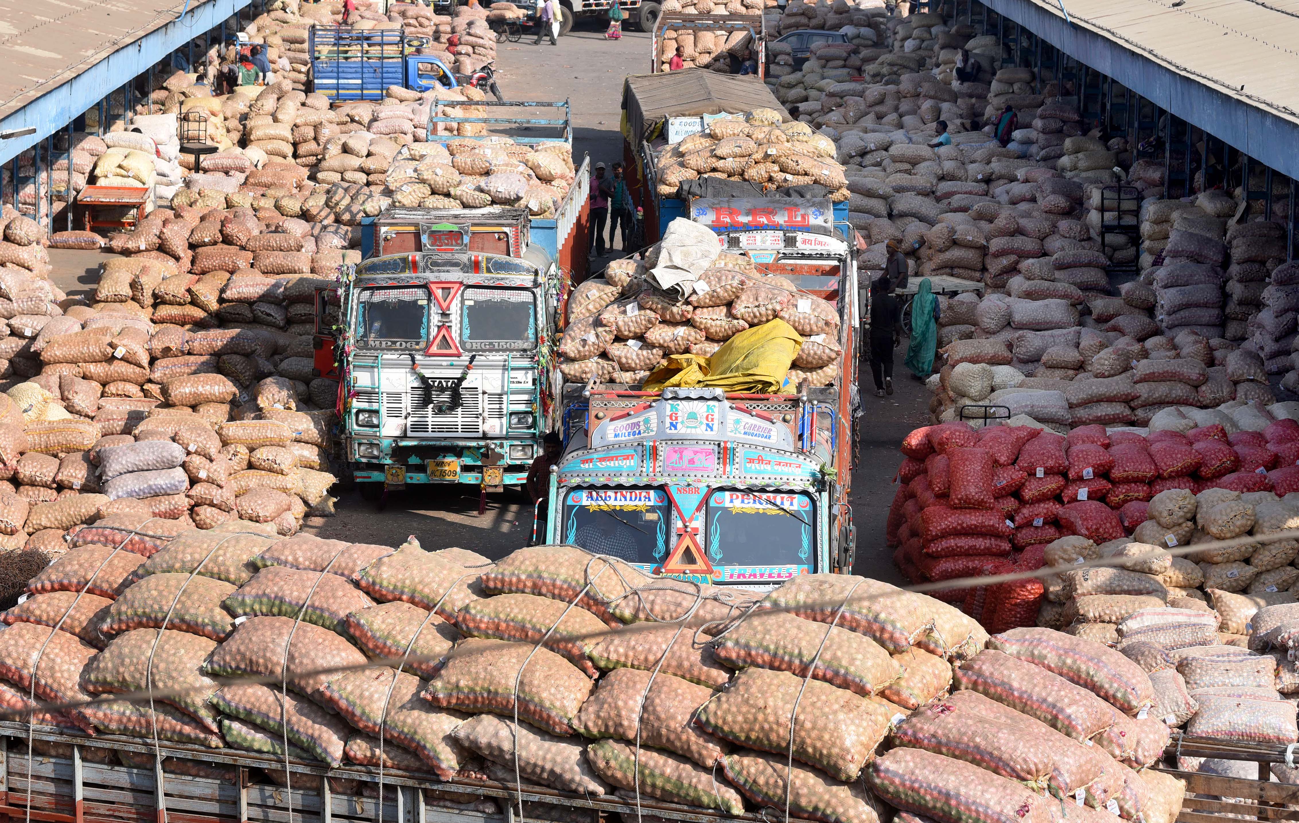 Possible Onion Shortage & Price Hike As Traders In Nashik Go On ...