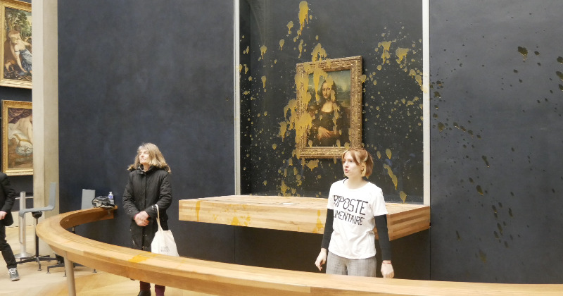 Iconic 'Mona Lisa' Survives Soup Attack in Paris Museum Protest