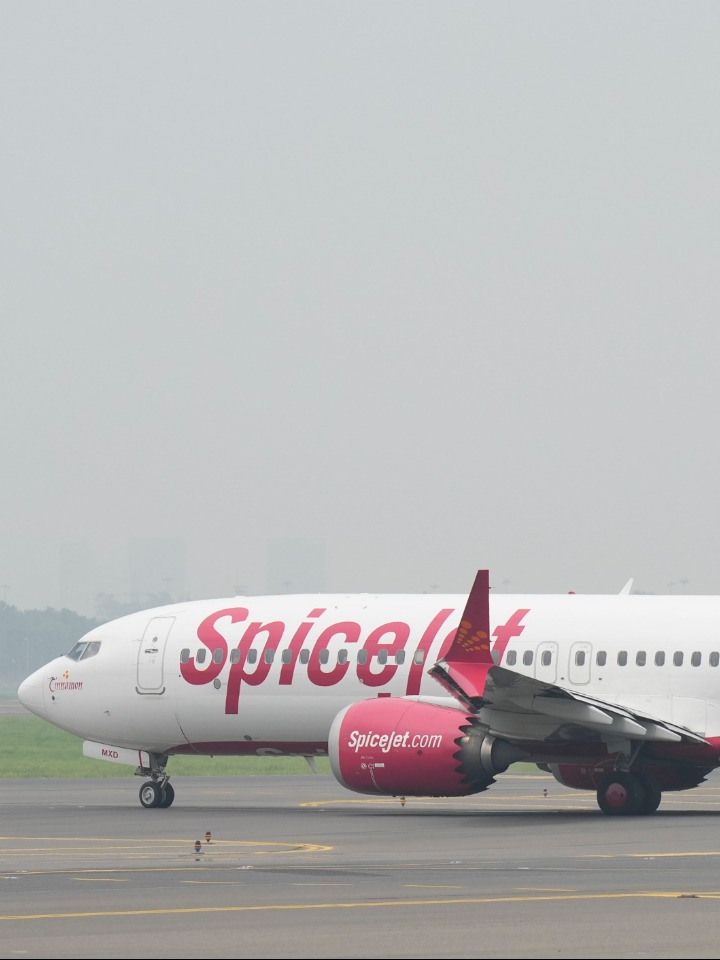 Cash-Strapped SpiceJet CEO Ajay Singh Jointly Bids For GoFirst Airlines ...