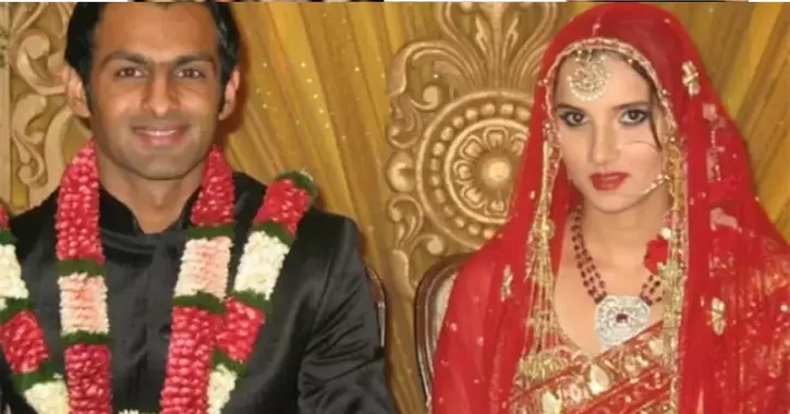 Shoaib Malik's Family Is Reportedly Unhappy With His Marriage, Says ... Shoaib Malik's Family Is Reportedly Unhappy With His Marriage, Says ...