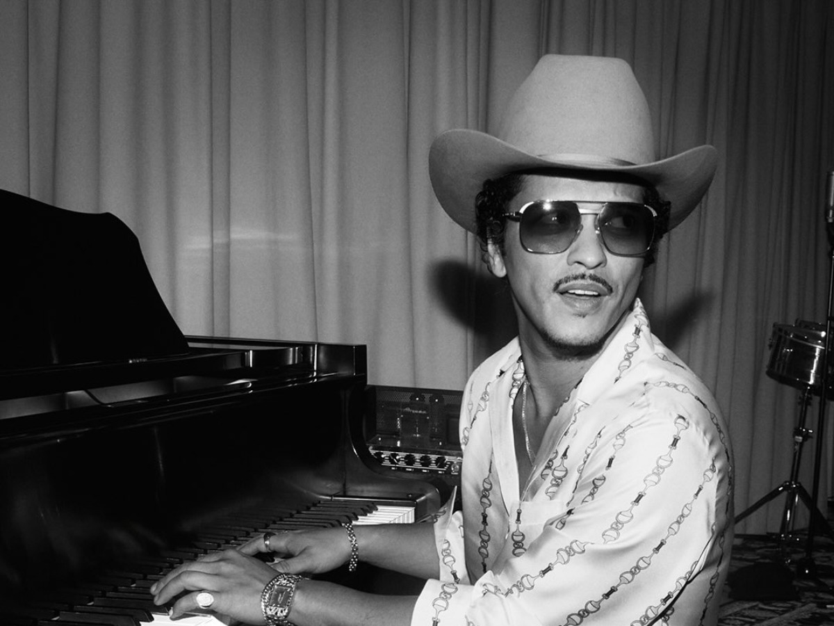 Did Bruno Mars reply to a 'hate comment' with hate? ARMY believe singer ...