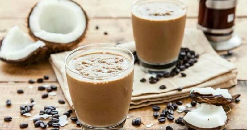 People Have Started Adding Coconut Oil To Their Coffee And The Health ...