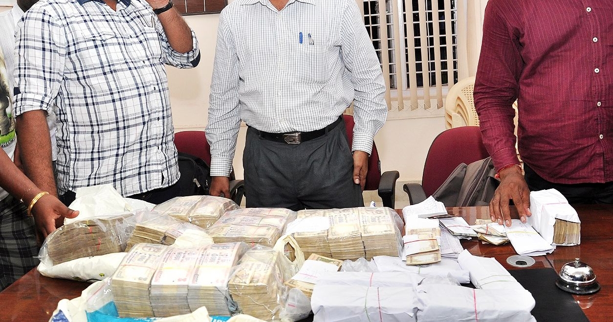 Panicked Hawala Operators Hike Commission Rates, Hope They'll Be Back ...