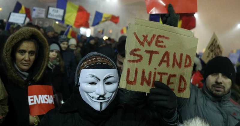 Romanians Are Peacefully Protesting And Making Their Govt Listen To ...