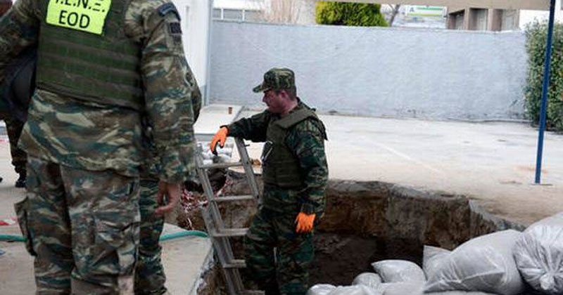 Greece Evacuates 75,000 People To Defuse A World War II Bomb Dropped In ...