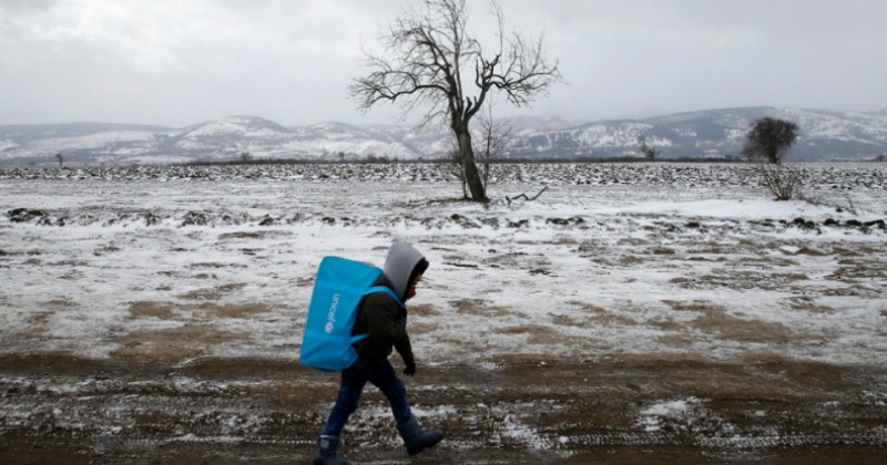 Nearly 6400 Refugees Stranded At Extremely Cold European Border With ...